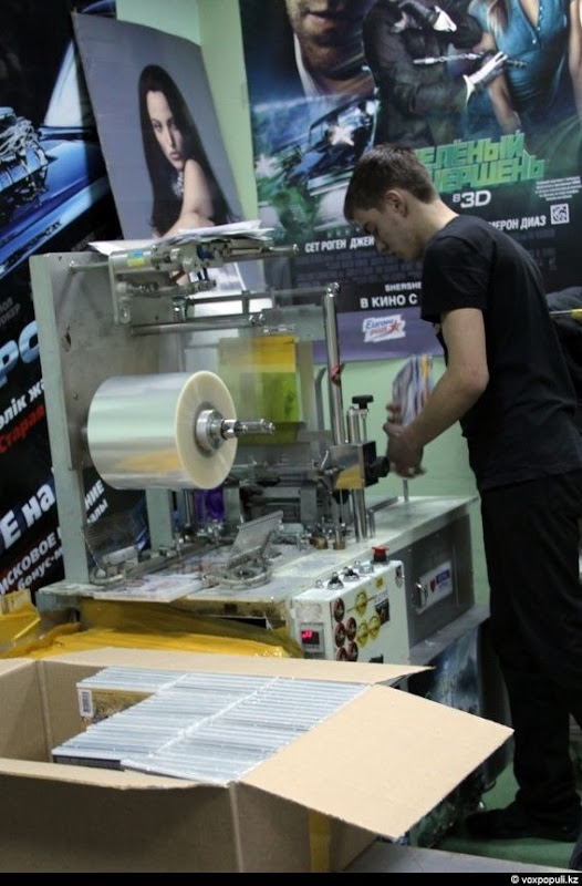 Inside a DVD Manufacturing Plant | Amusing Planet